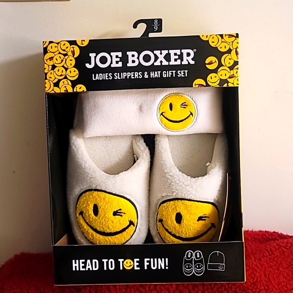 Joe Boxer | Shoes | Joe Boxer Ladies Slippers Hat Gift Set White With ...